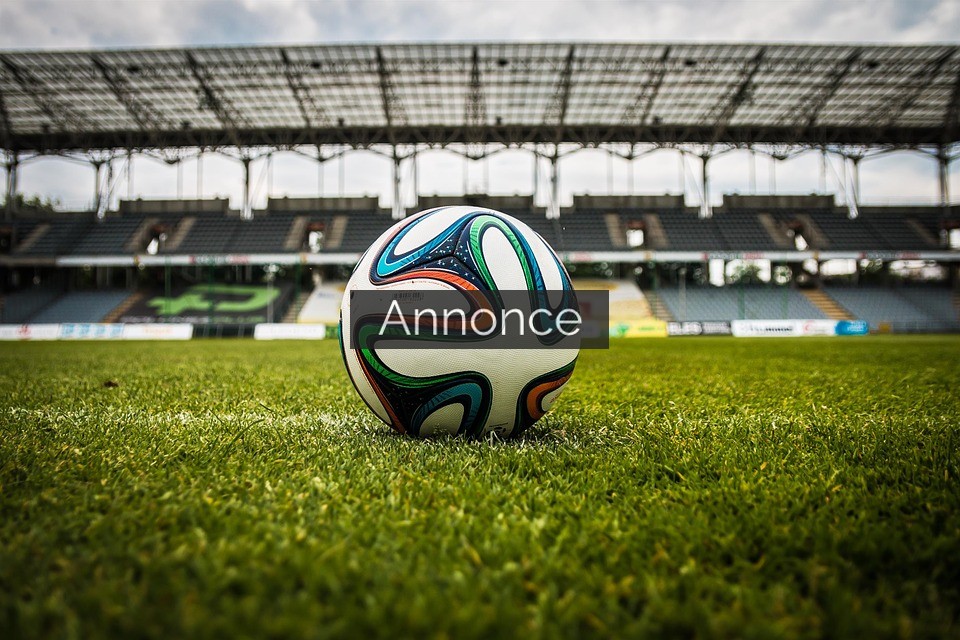 Sådan følger du med i fodbold på ferien - Chart.dk